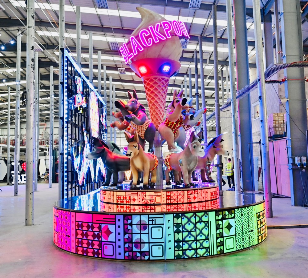 Disco Donkeys, a dippy dinosaur and the return of the aliens: a ...